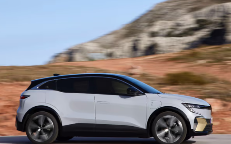 Renault Mégane E-Tech Electric 2025 – Electric Crossover