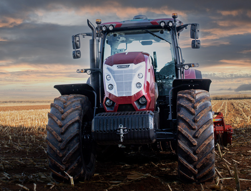 McCormick X7.623 VT-Drive – Utility Tractor for Heavy-Duty Farming