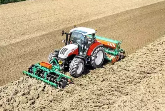 STEYR MULTI 4100 – 4WD Utility Tractor