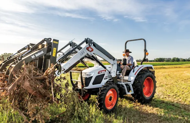 Bobcat UT6573 – 4WD Utility Tractor for Heavy-Duty Tasks