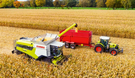 CLAAS LEXION 6900 – 507 HP Combine Harvester with APS SYNFLOW WALKER