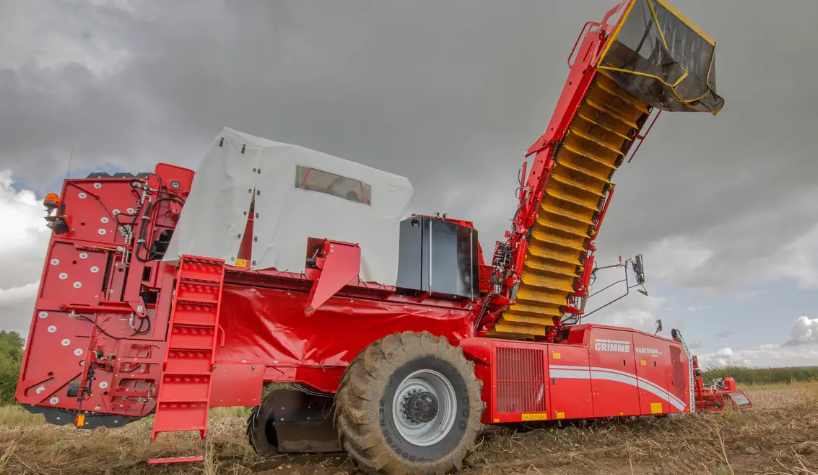 GRIMME VARITRON 220 Platinum TERRA TRAC – 354 HP 2-Row Potato Harvester